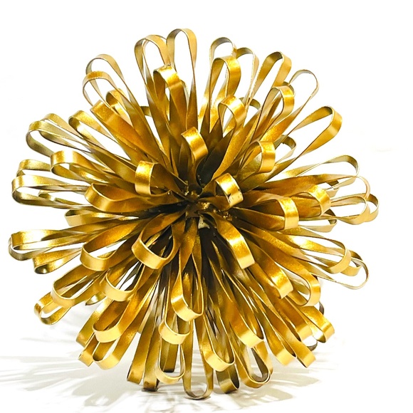 Source Unknown | Accents | Metal Ribbon Sculpture Pom Pom Table Top ...